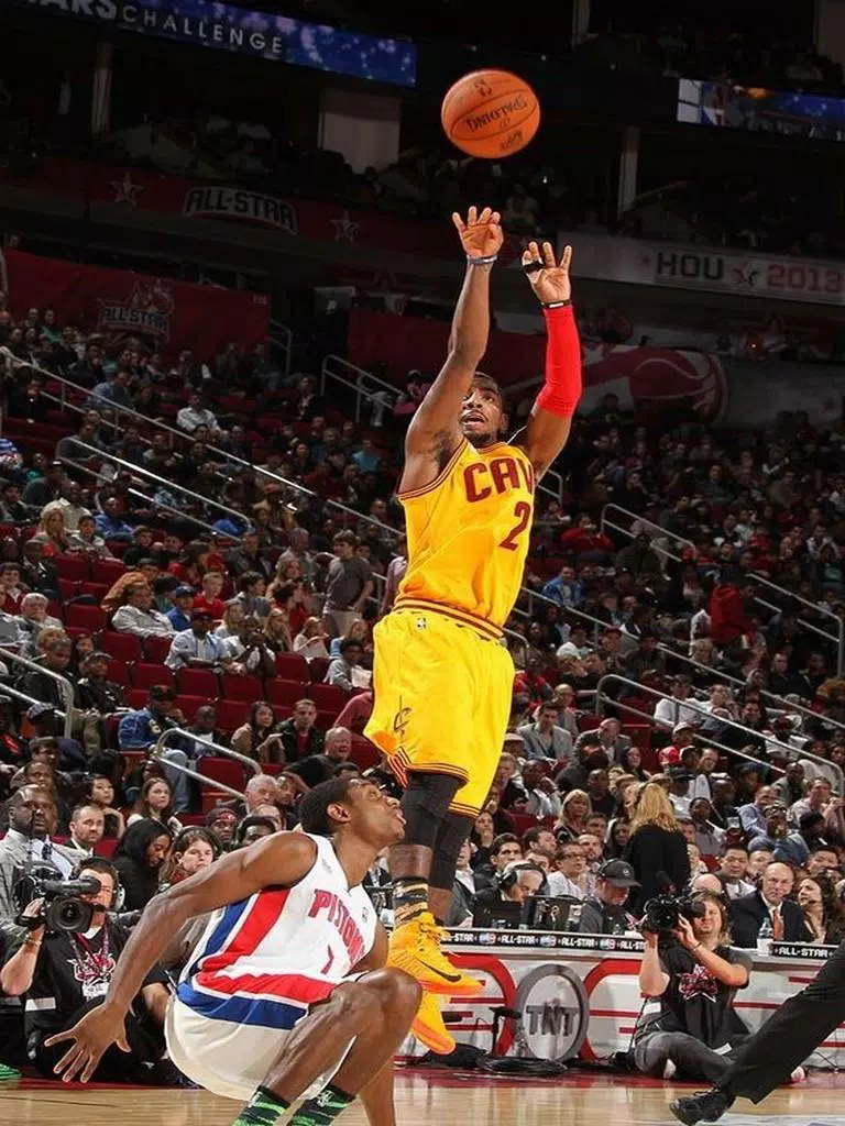 Kyrie Irving Layup Wallpaper