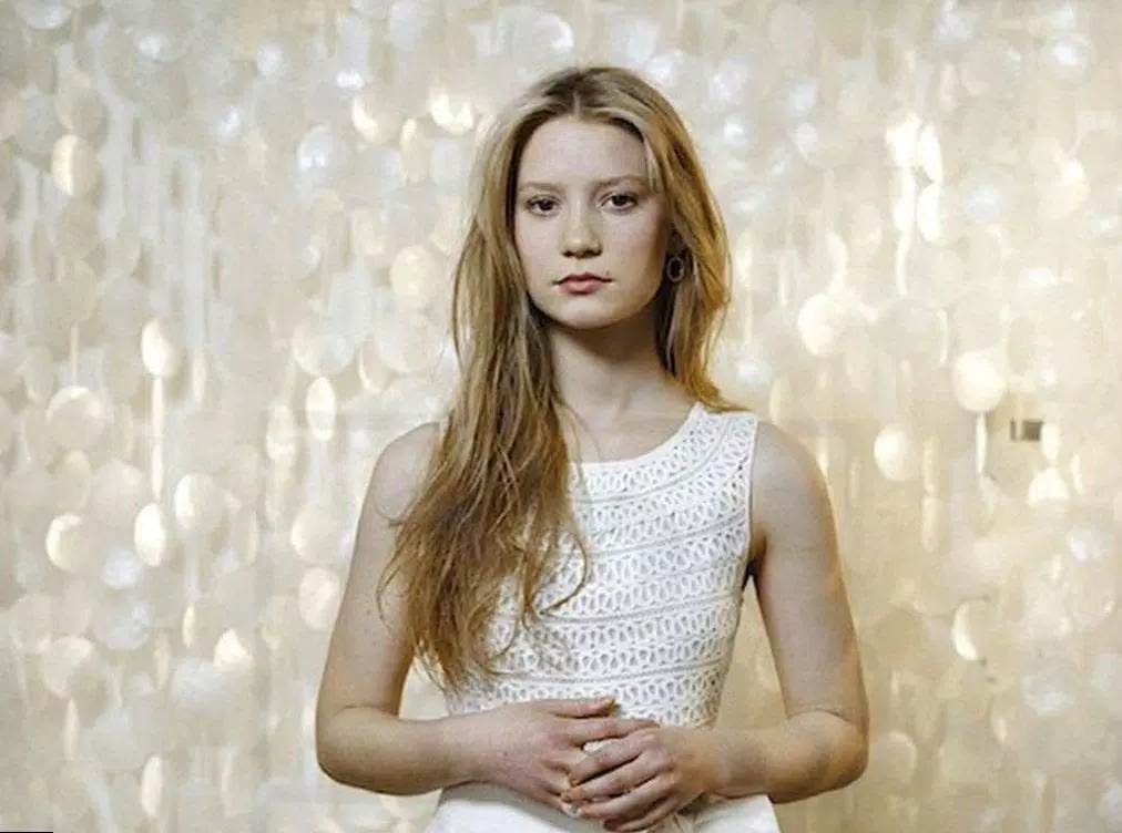 Mia Wasikowska Bikini
